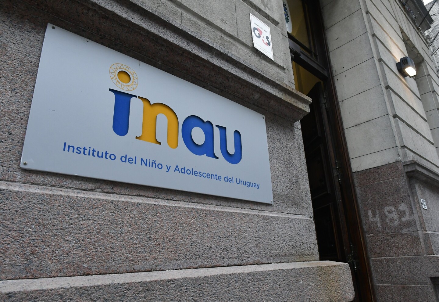 Trabajadores de hogares de cuidados en Salto reclaman a INAU aguinaldos impagos